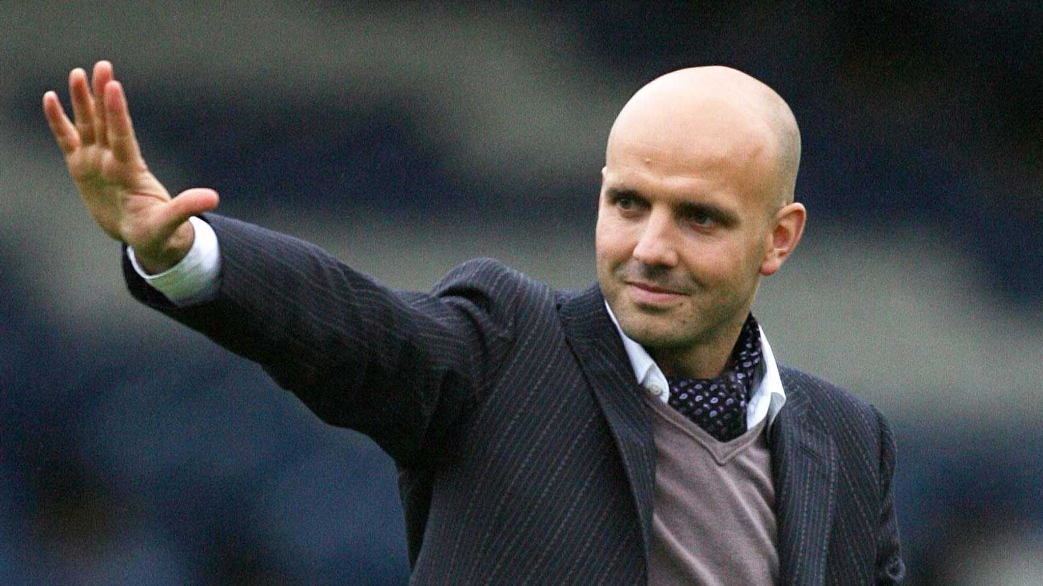 Magpies considered Tisdale | Football News | Sky Sports