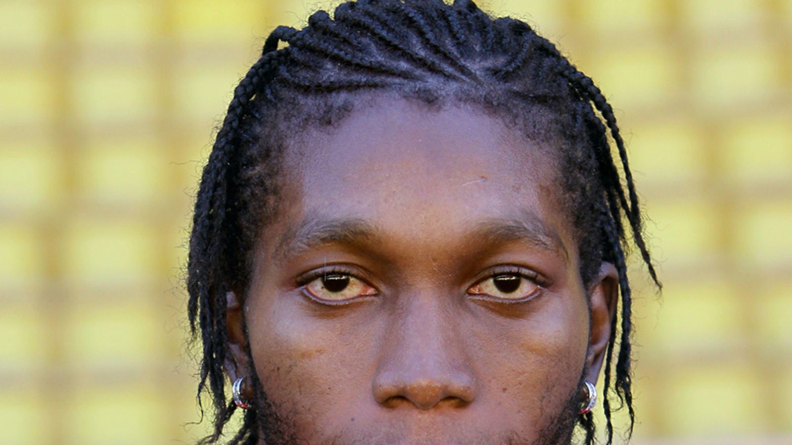 Everton tussle for Mbokani | Football News | Sky Sports