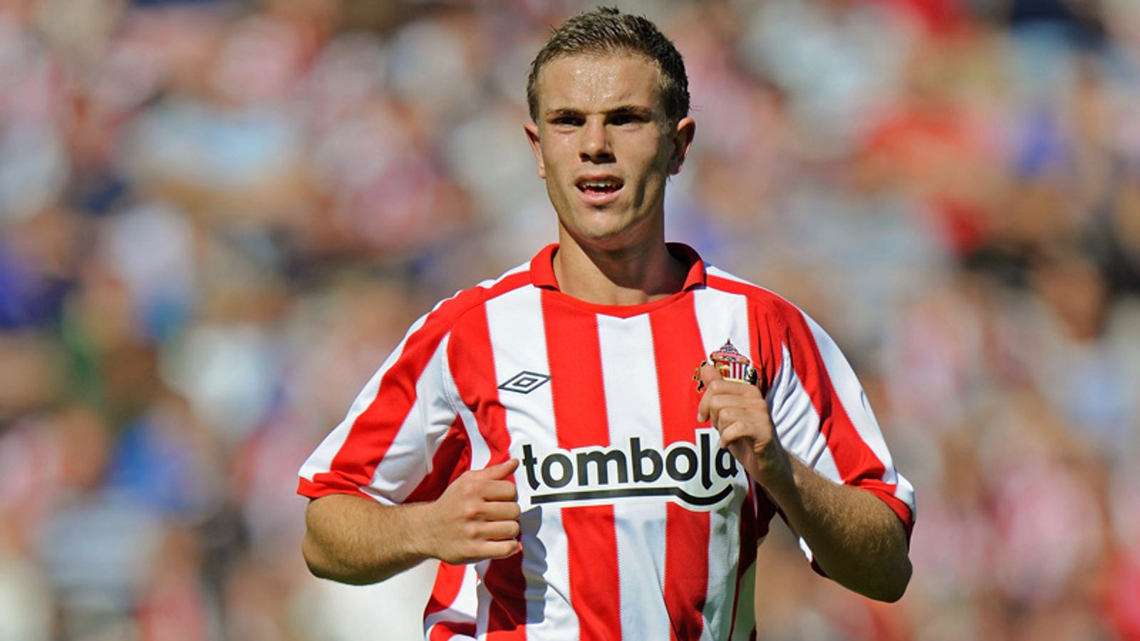 United join Henderson chase | Football News | Sky Sports