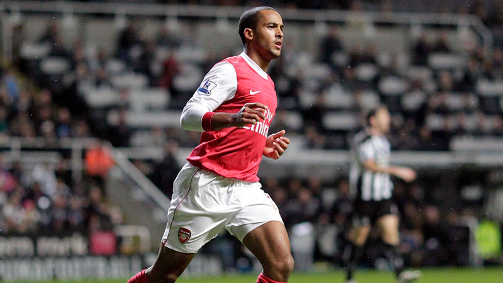 Walcott eyes trophy frenzy | Football News | Sky Sports