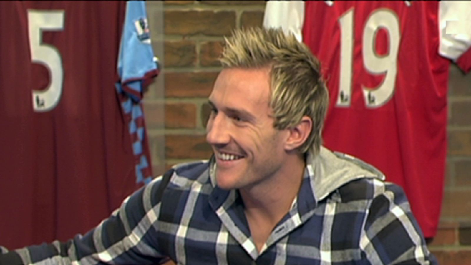 Lawrence wins, accordin to layers | Racing News | Sky Sports