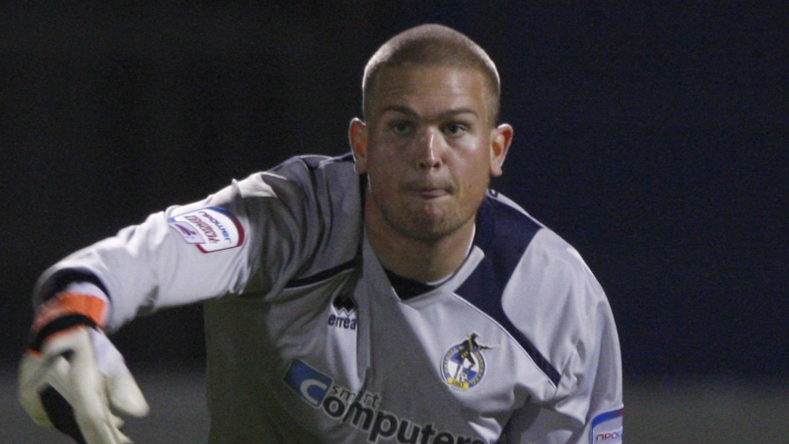 Pompey eye Royals keeper | Football News | Sky Sports
