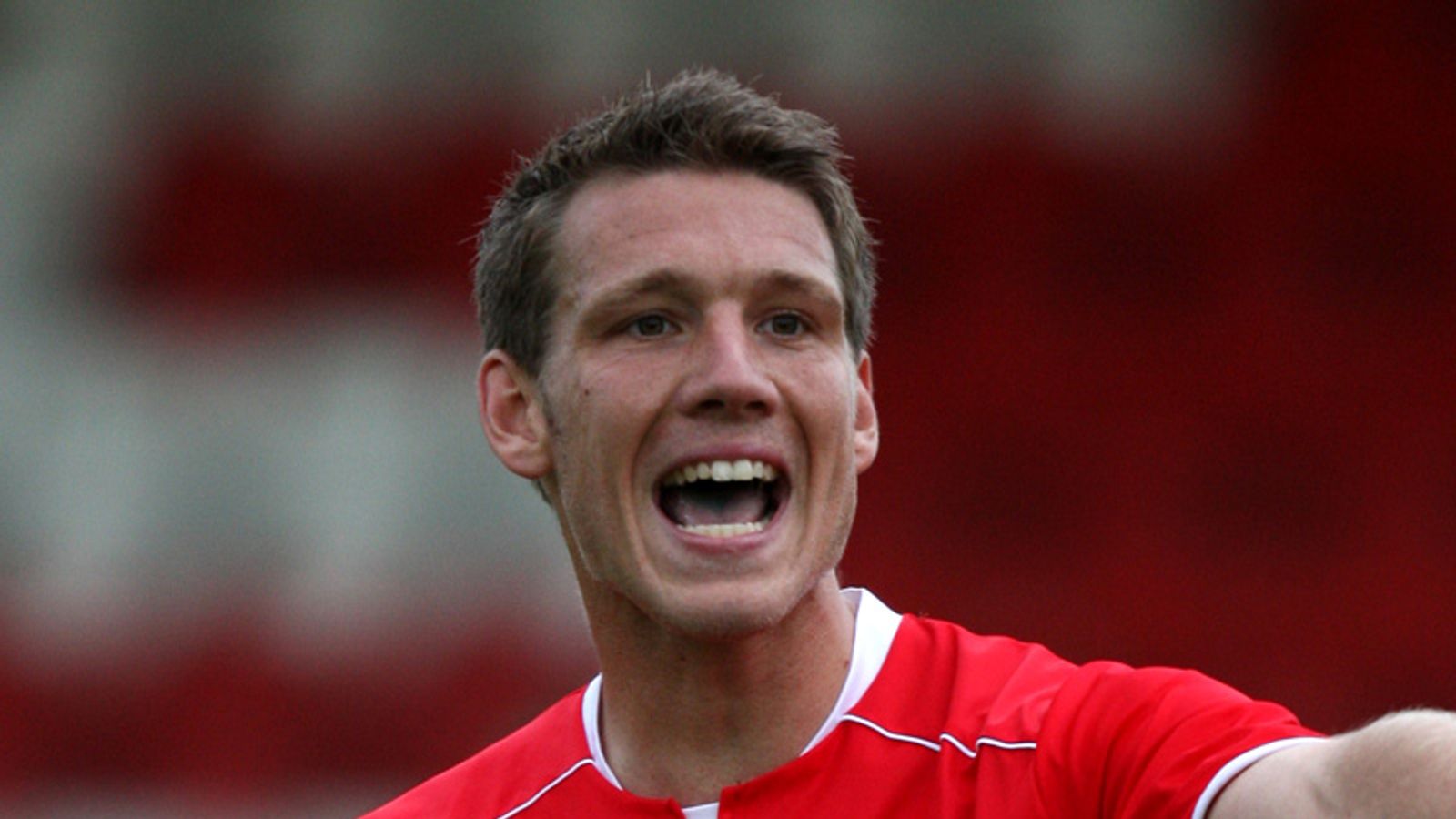 Robins clip Gulls' wings | Football News | Sky Sports