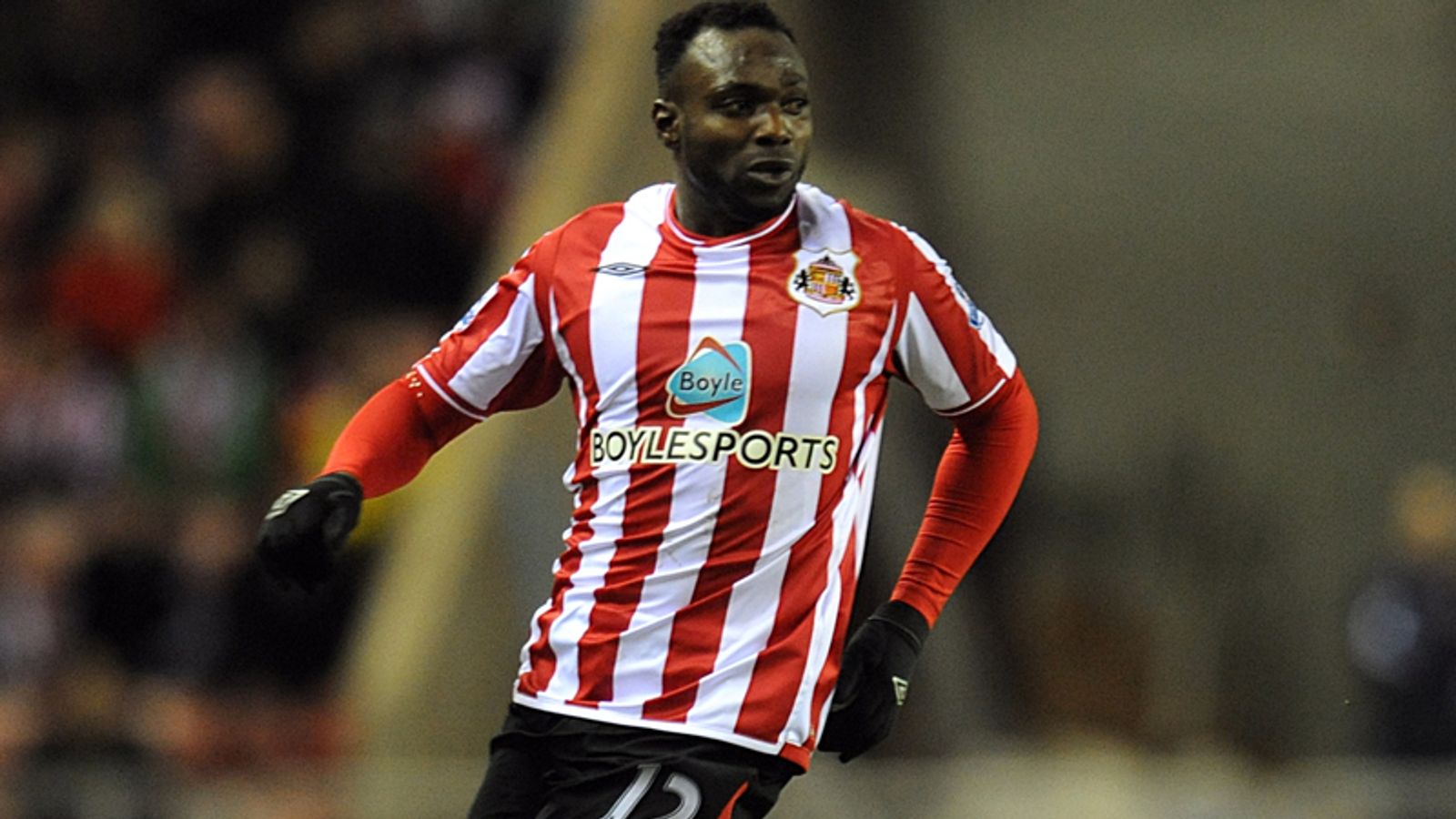 Bruce eyes Mensah deal | Football News | Sky Sports