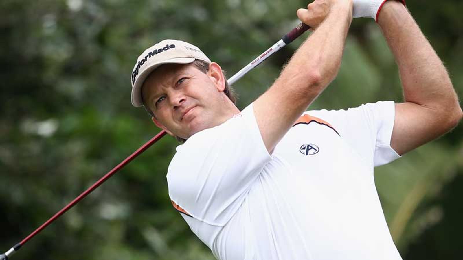 Els' lead halved to one | Golf News | Sky Sports
