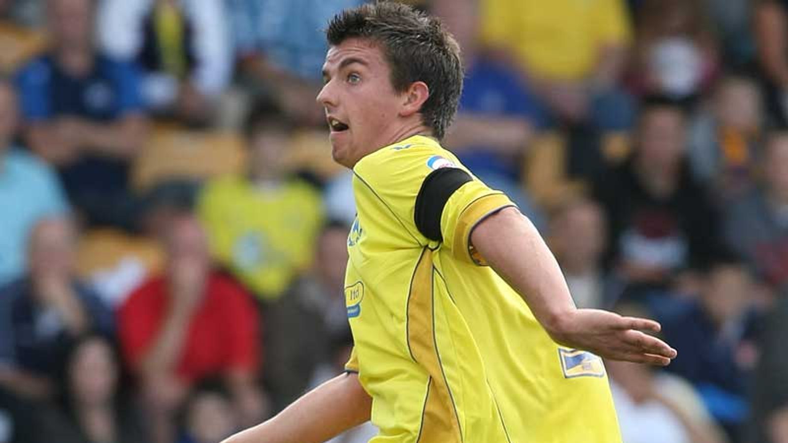 Gulls clinch Benyon return | Football News | Sky Sports