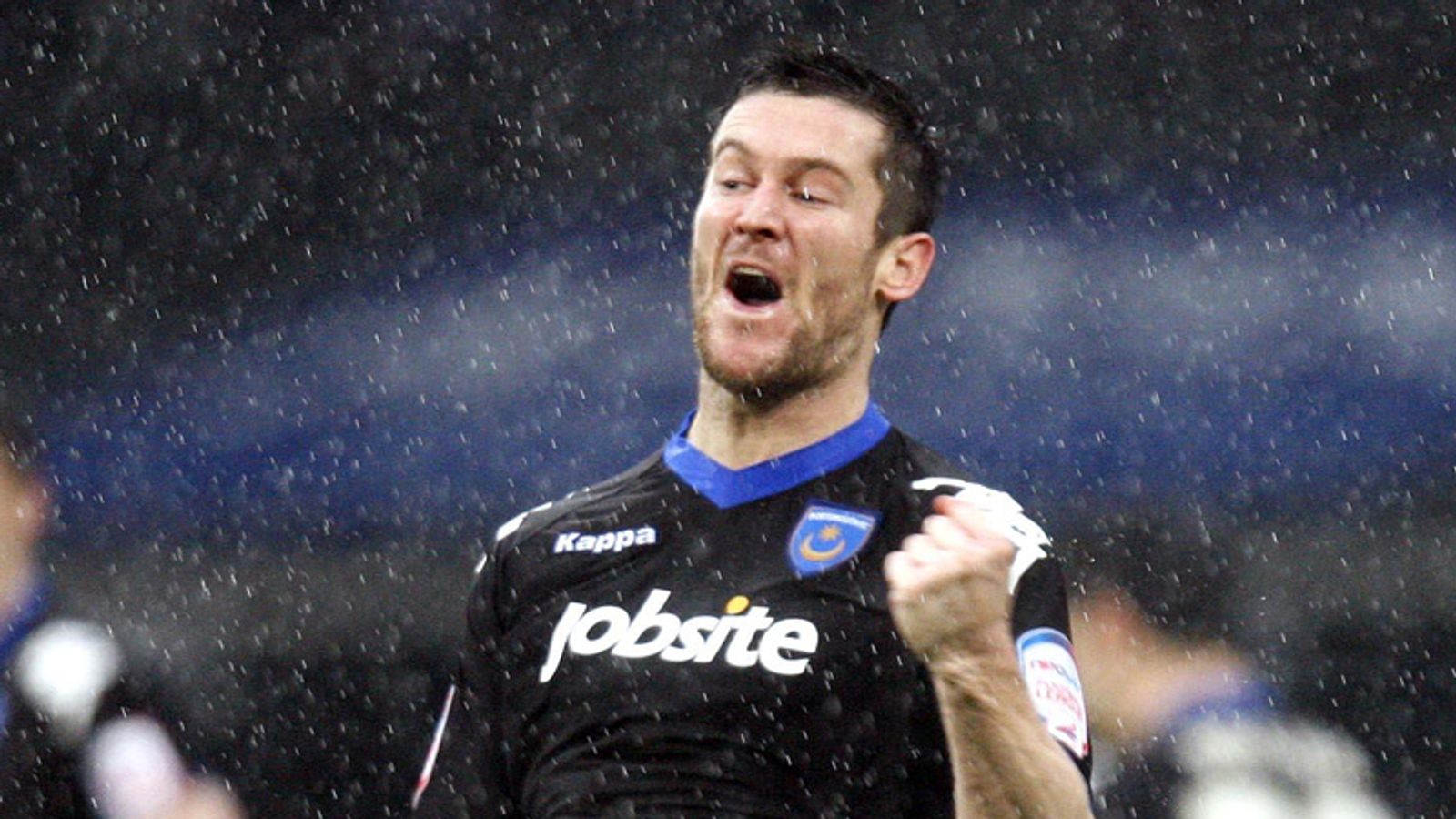 Nugent makes Foxes move | Football News | Sky Sports