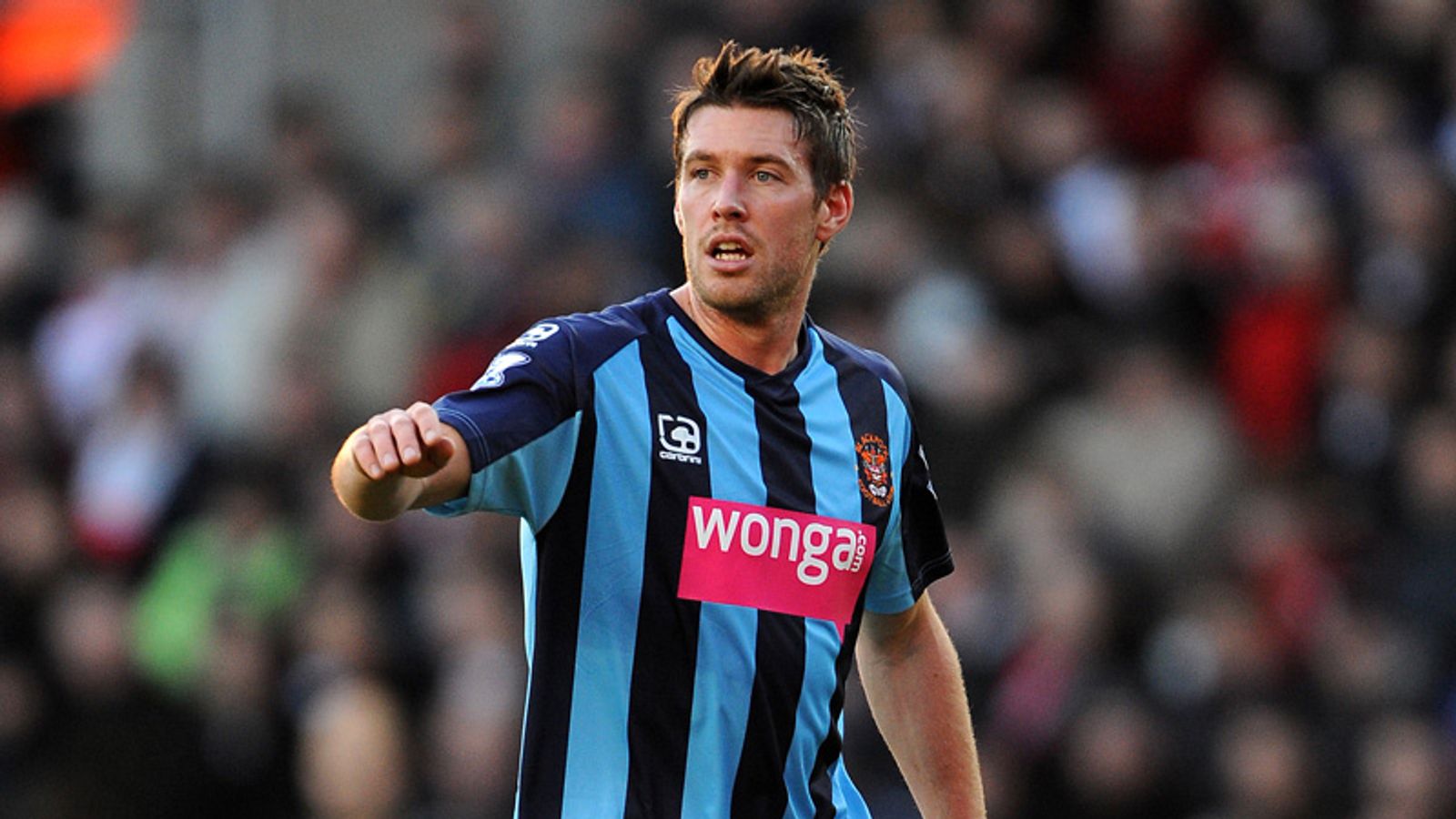 Former Wales and Wolves defender Rob Edwards announces his retirement ...