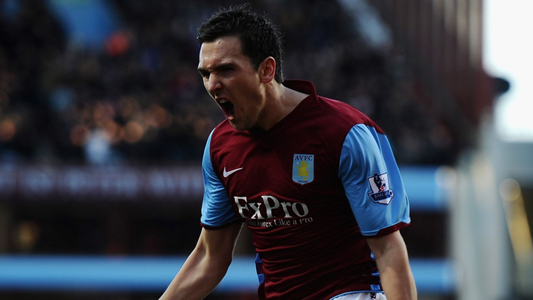 Houllier lauds Downing | Football News | Sky Sports