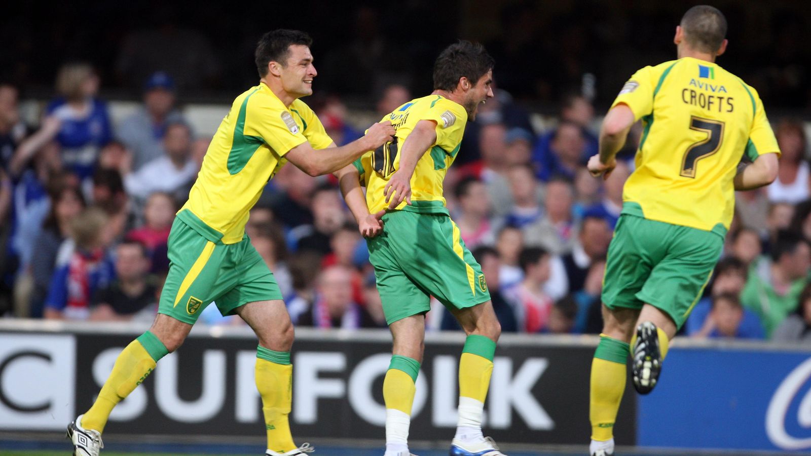 Five-star Canaries fly into second | Football News | Sky Sports