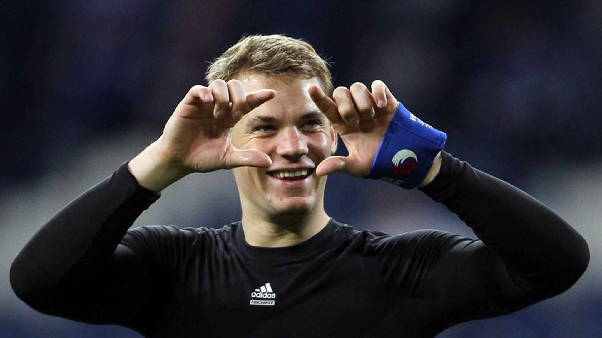 Bayern strike Neuer deal | Football News | Sky Sports
