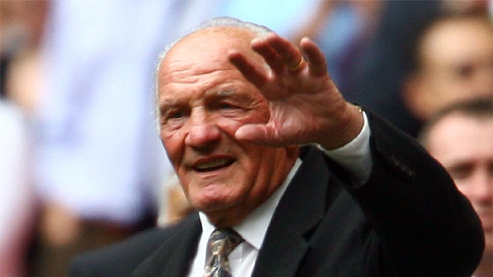 Final respects to Sir Henry | Boxing News | Sky Sports