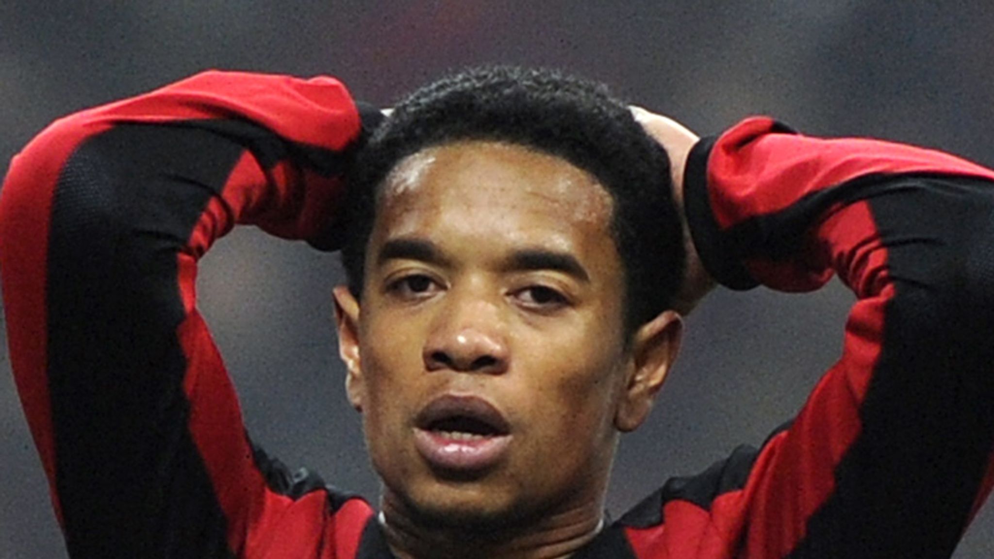 Emanuelson staying at Milan | Football News | Sky Sports