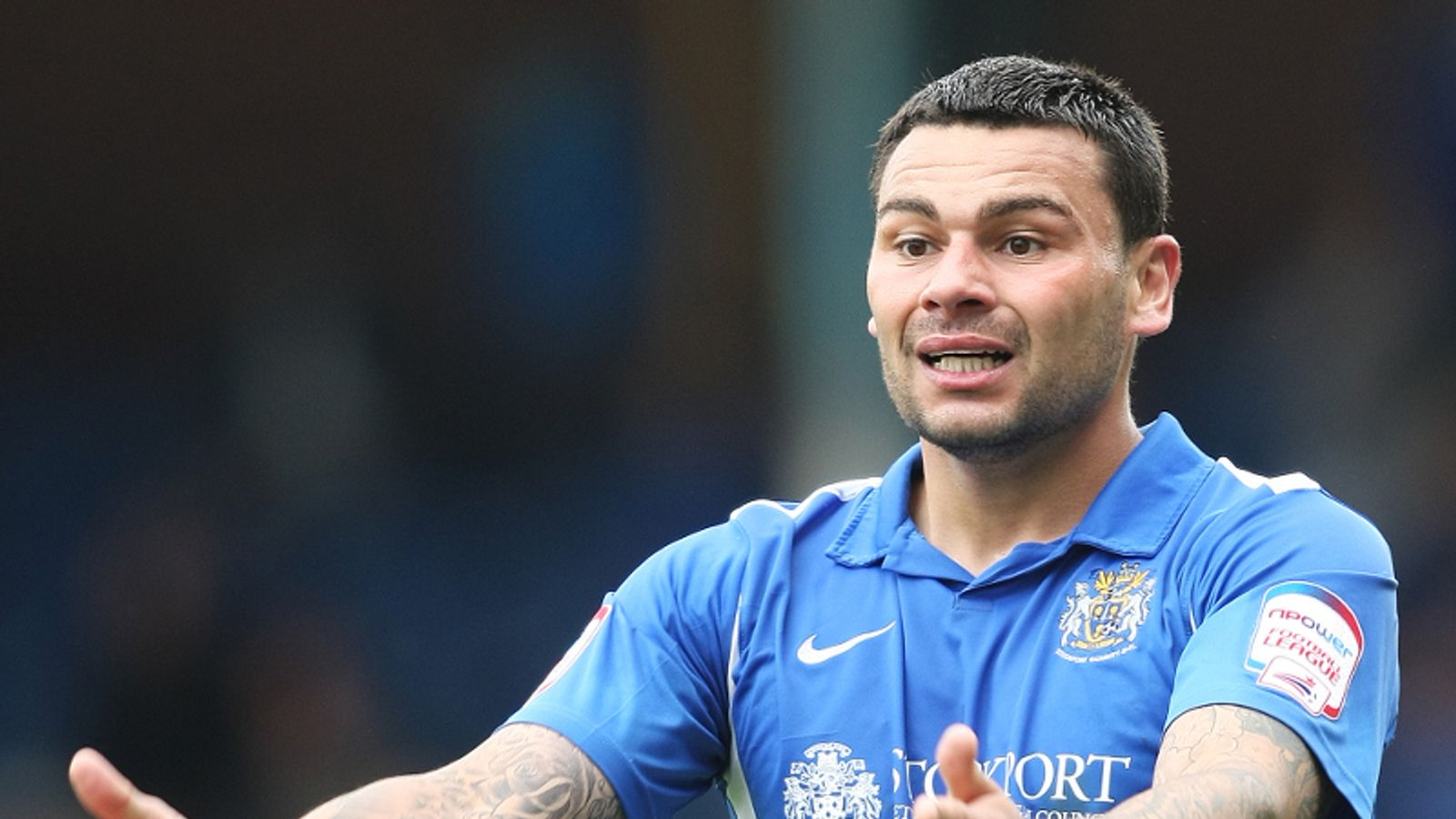 Robins eye Elding swoop | Football News | Sky Sports