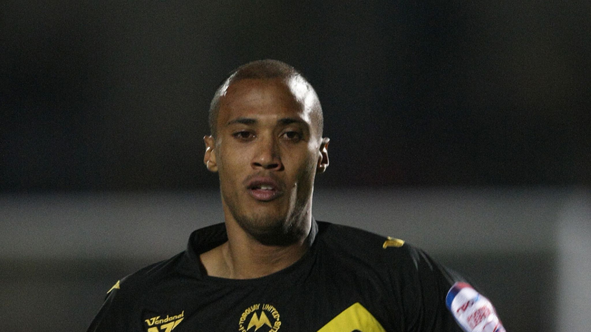 Zebroski pounces for Robins | Football News | Sky Sports