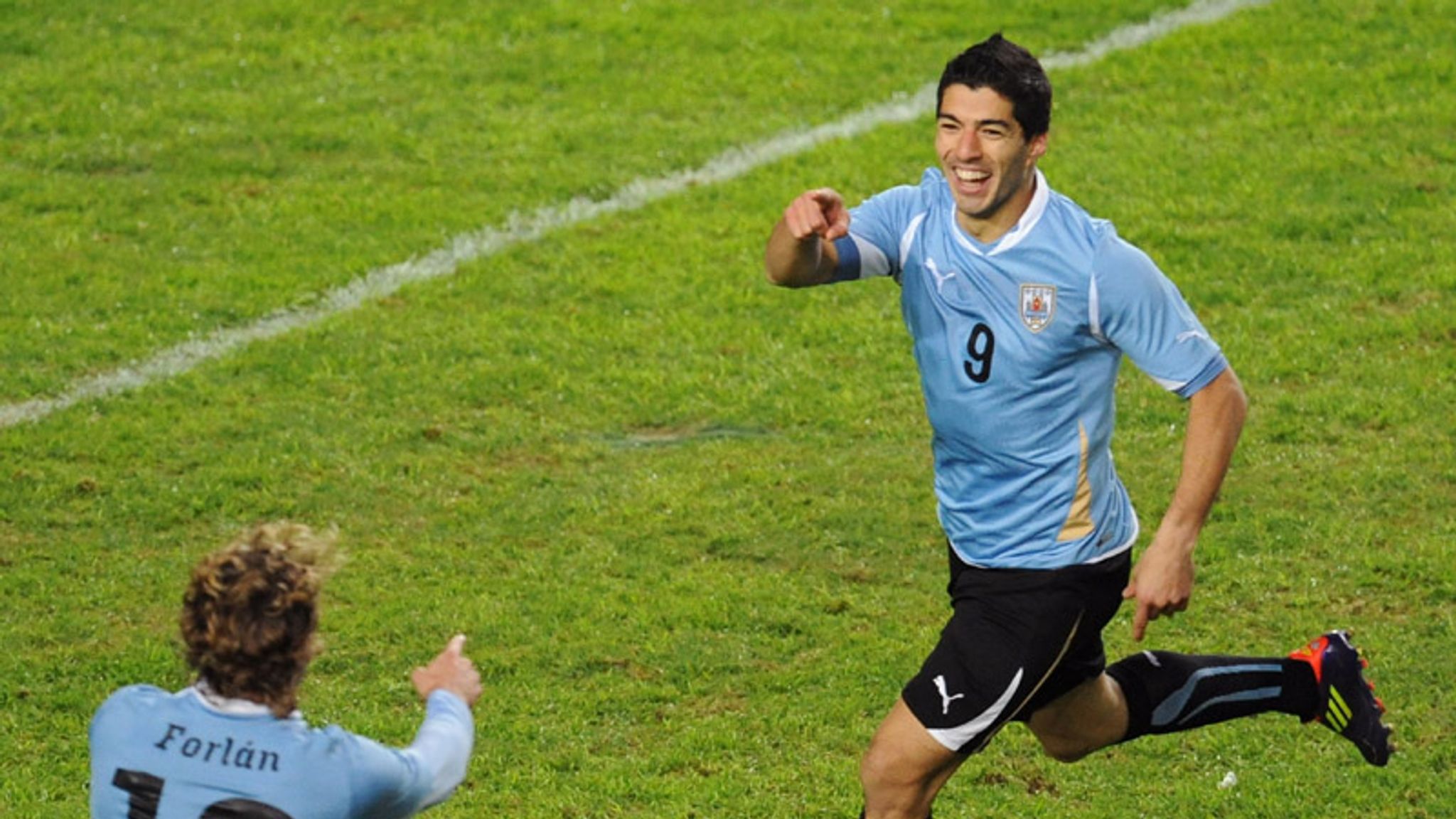 Kenny cautious over Suarez | Football News | Sky Sports