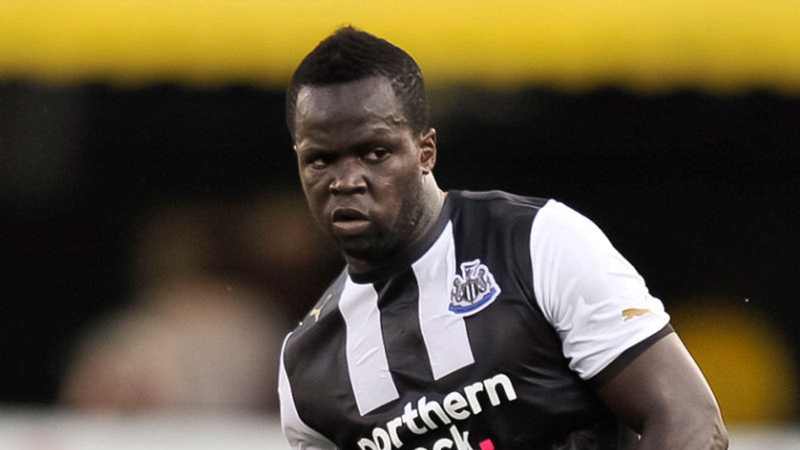 Injury woe for Tiote | Football News | Sky Sports