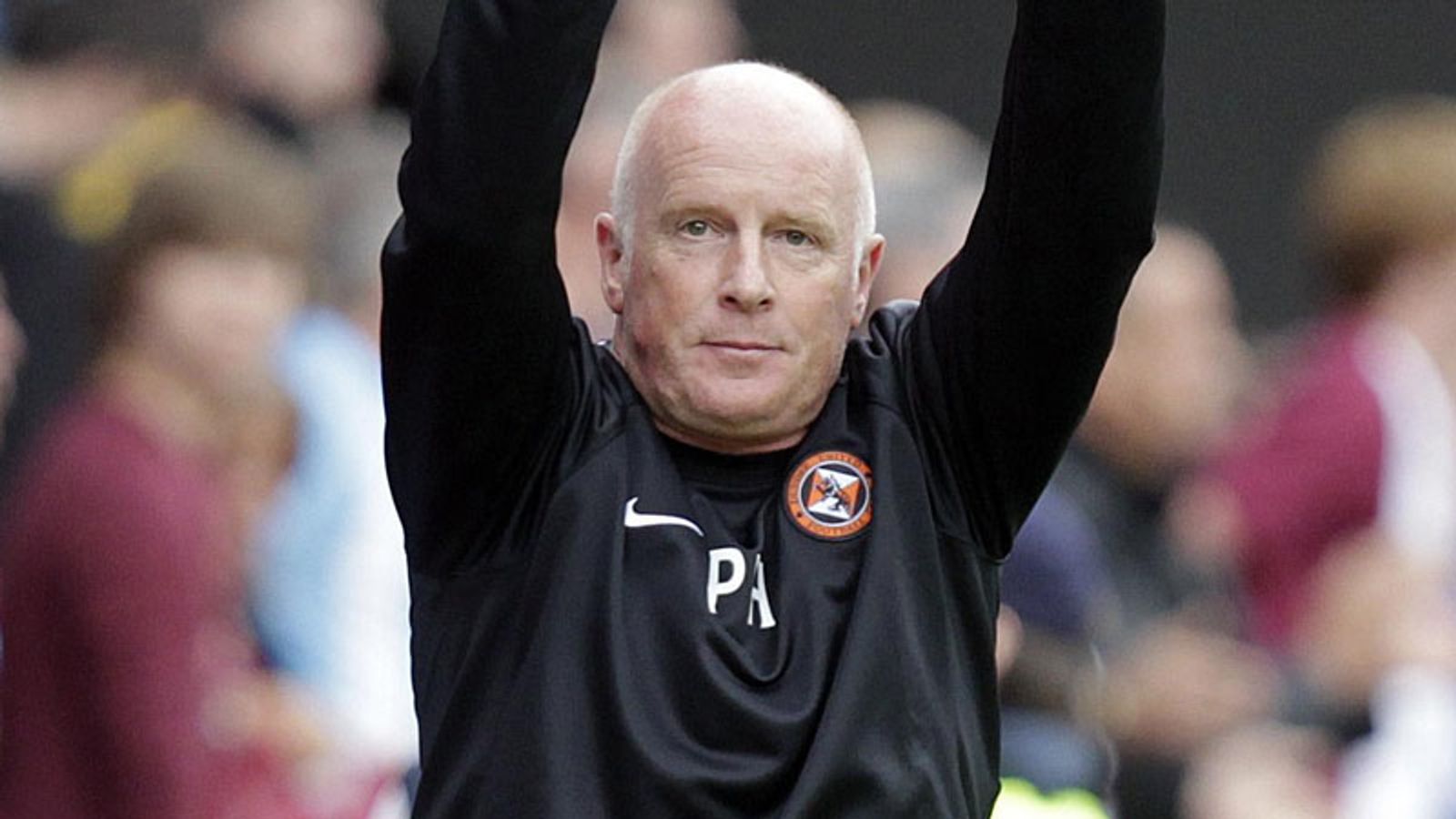 Houston calls for debate | Football News | Sky Sports