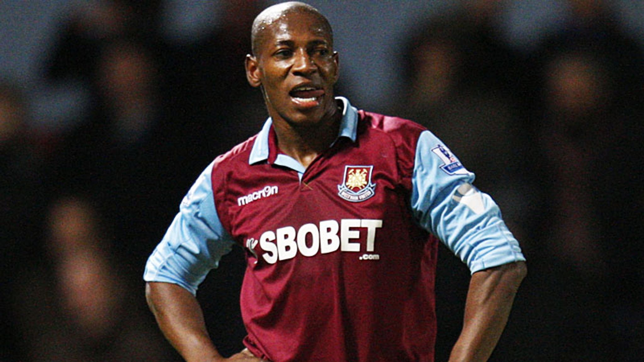 Fotos Famosas De Execucao Luís Boa Morte Signed Fulham Shirt Home