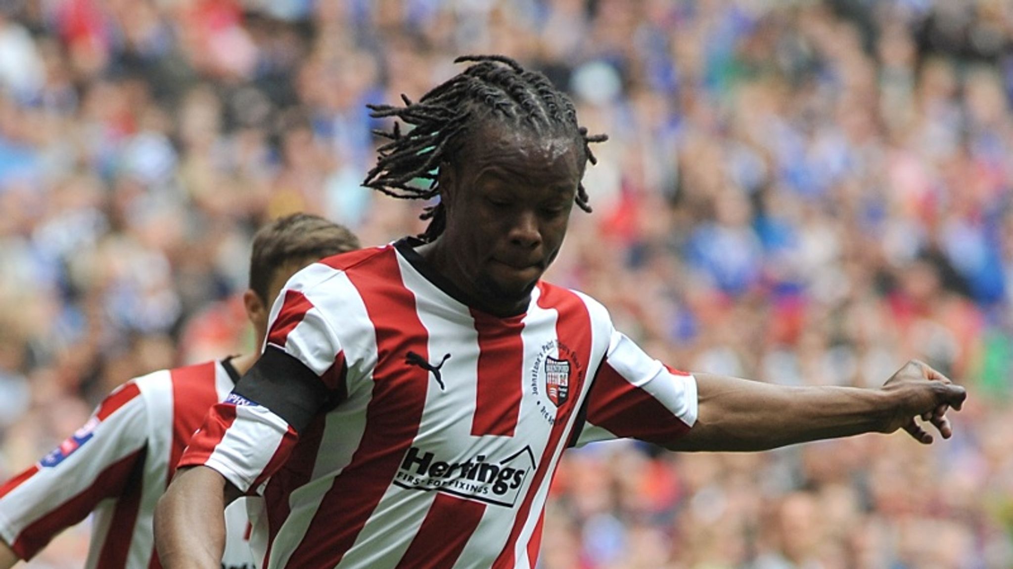 Chase on for Bean | Football News | Sky Sports