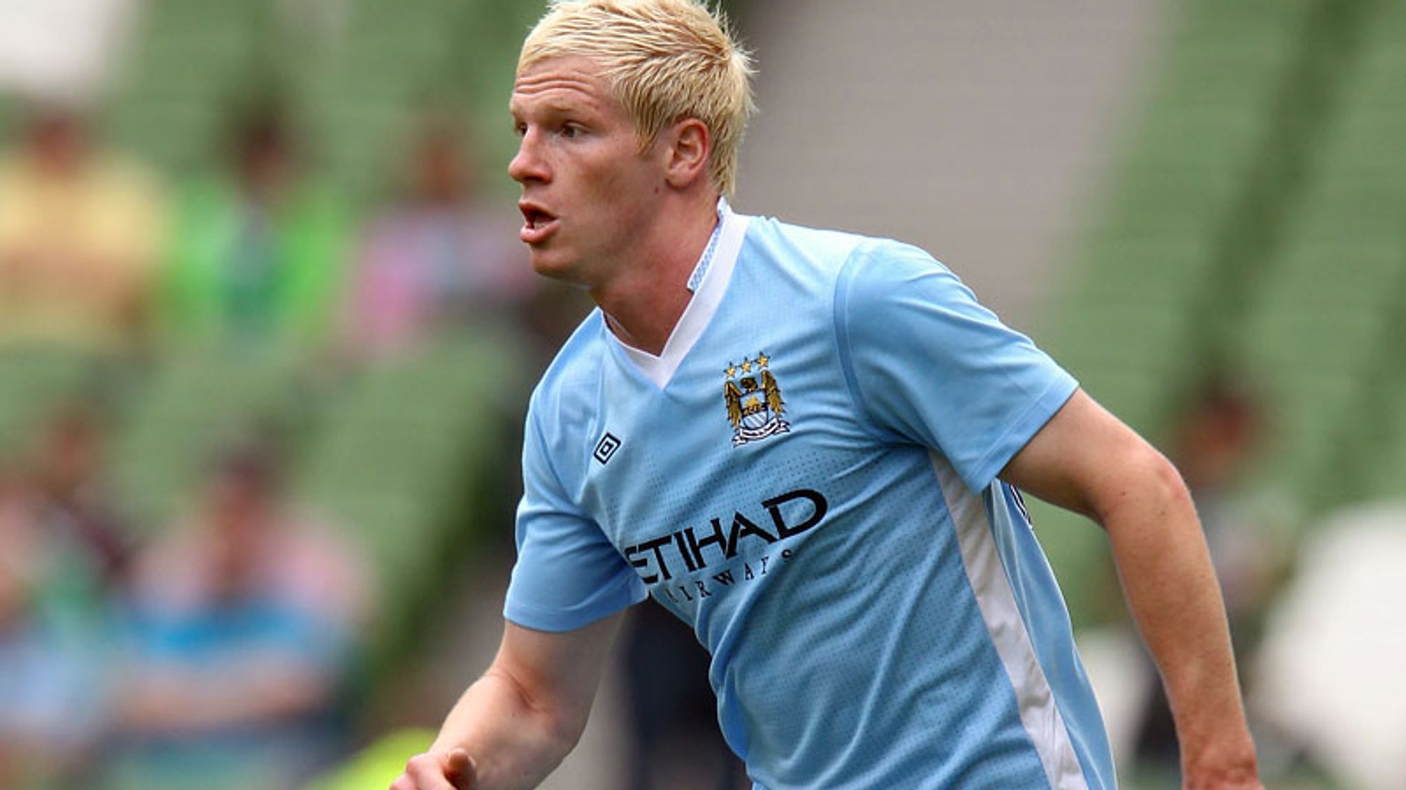 Robins swoop for McGivern | Football News | Sky Sports