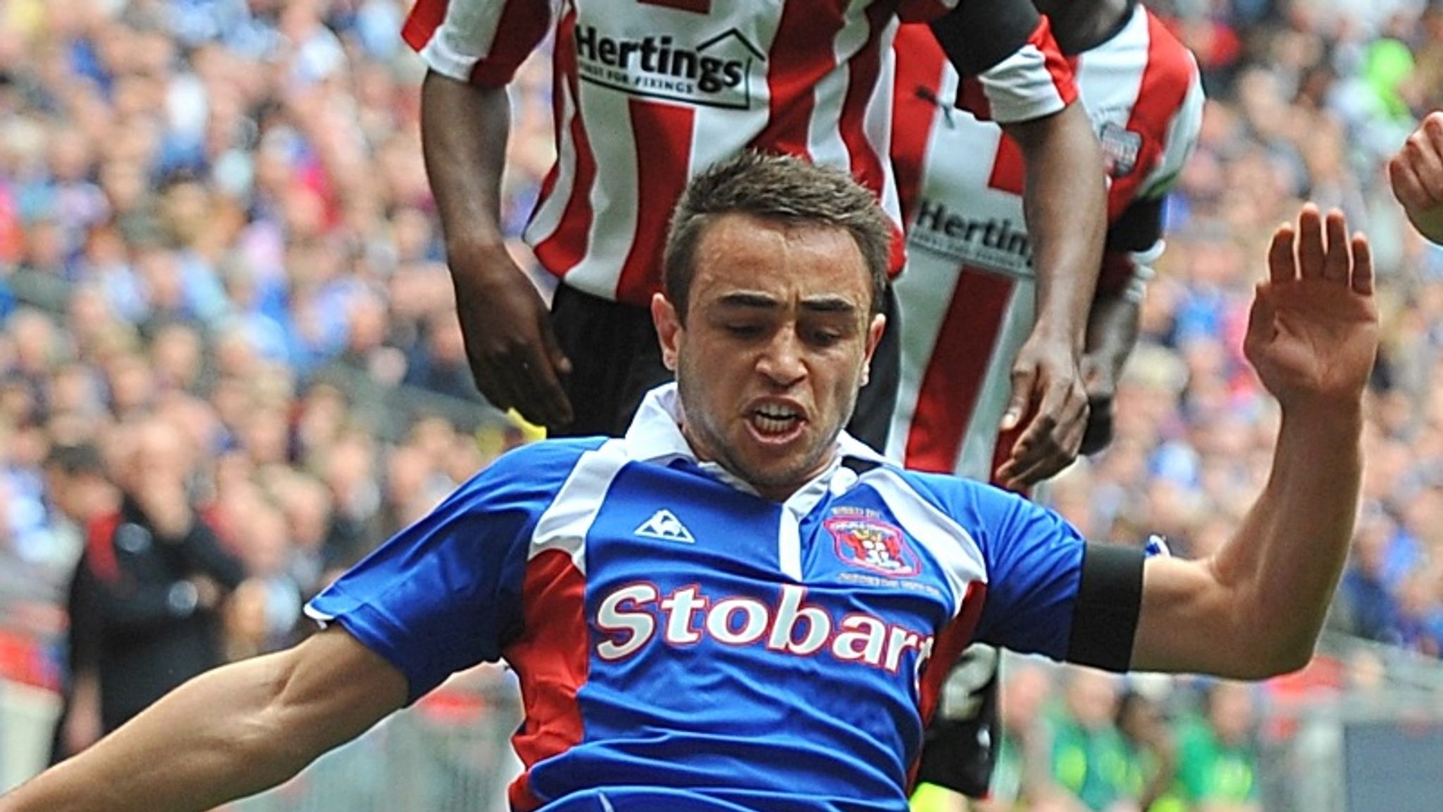 Taiwo turns back on Cumbrians | Football News | Sky Sports