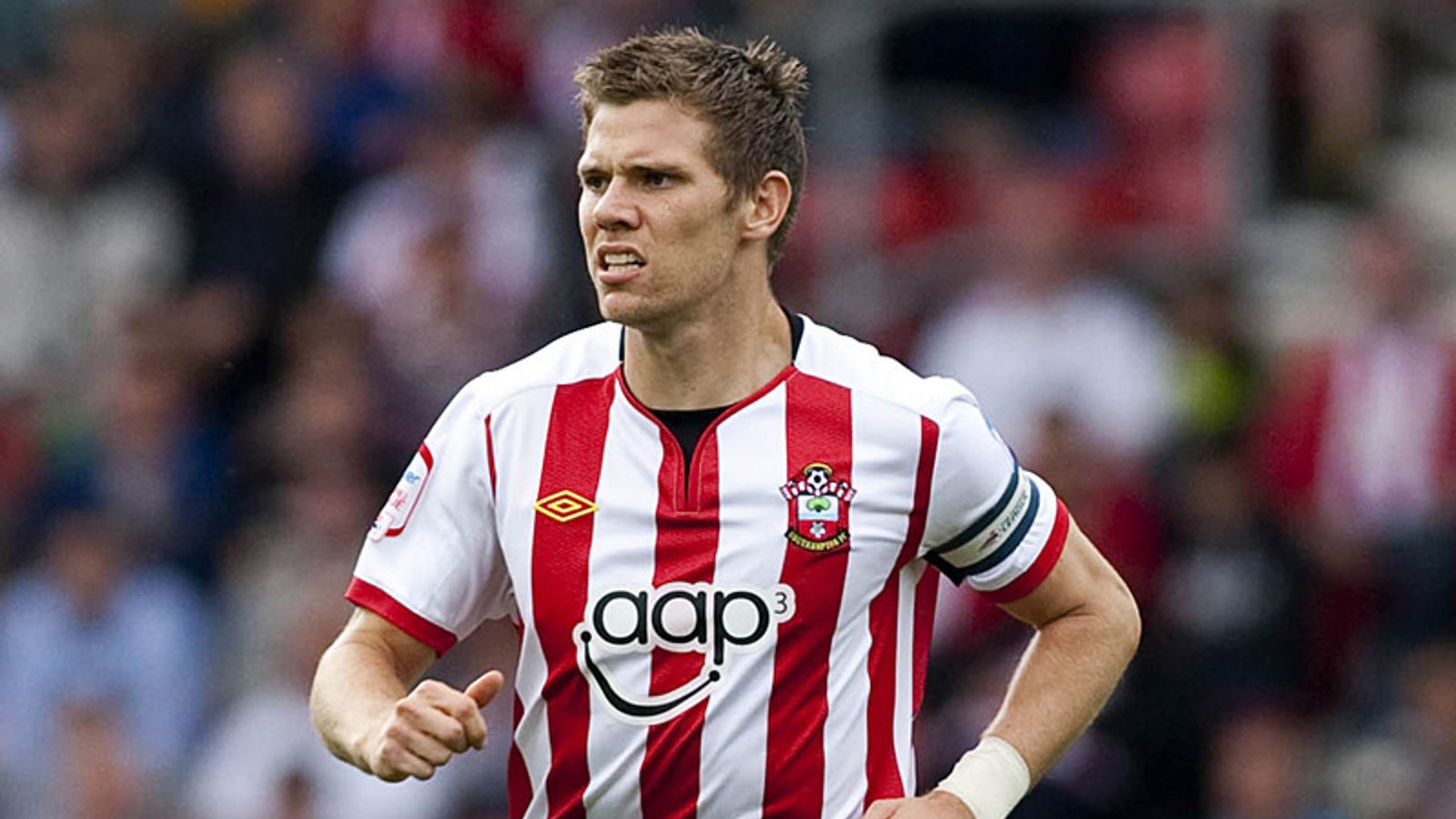 Hammond sorry to Seagulls | Football News | Sky Sports