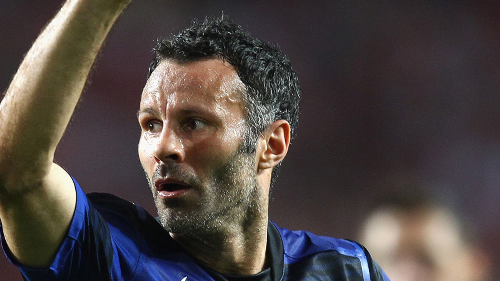 Giggs rescues United | Football News | Sky Sports