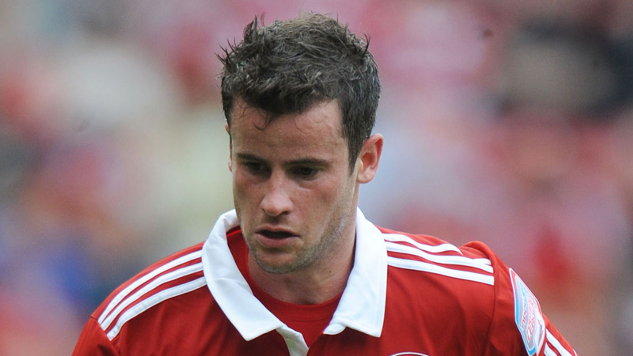 Bates issues call to crowd | Football News | Sky Sports