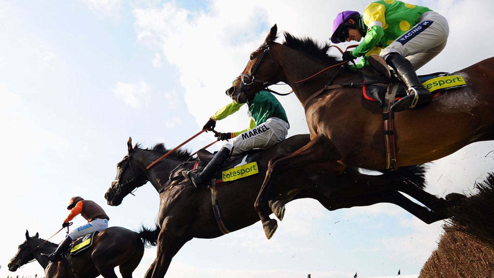 Competition: Racing UK package | Racing News | Sky Sports