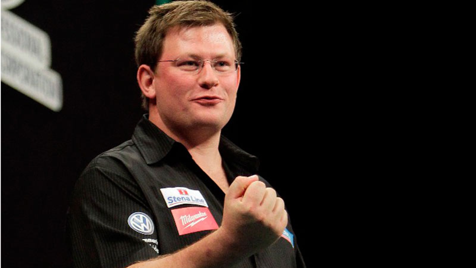 Wade wins in Germany | Darts News | Sky Sports