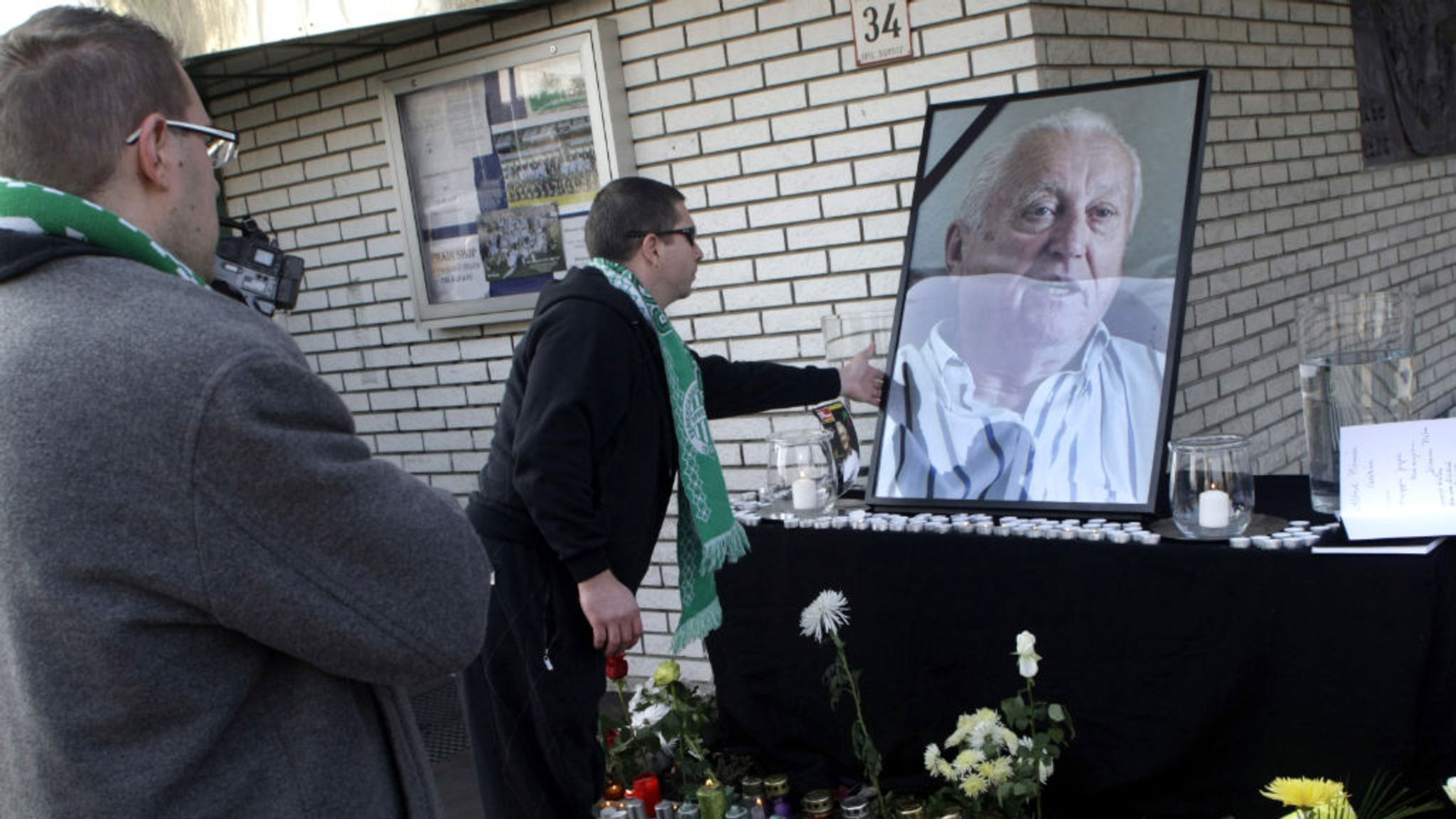 Hungary legend Albert dies | Football News | Sky Sports
