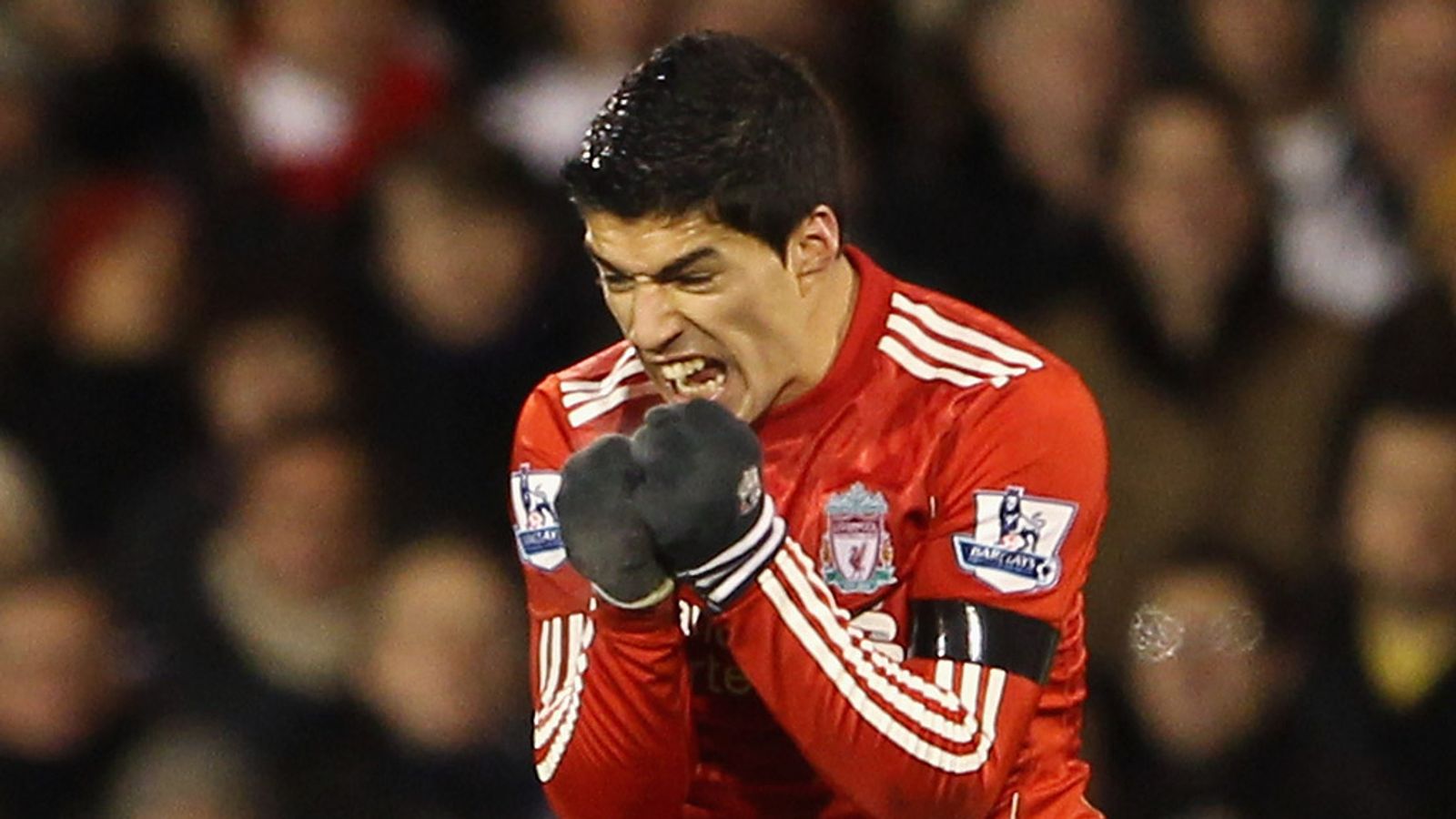 Warnock defends Suarez reaction | Football News | Sky Sports