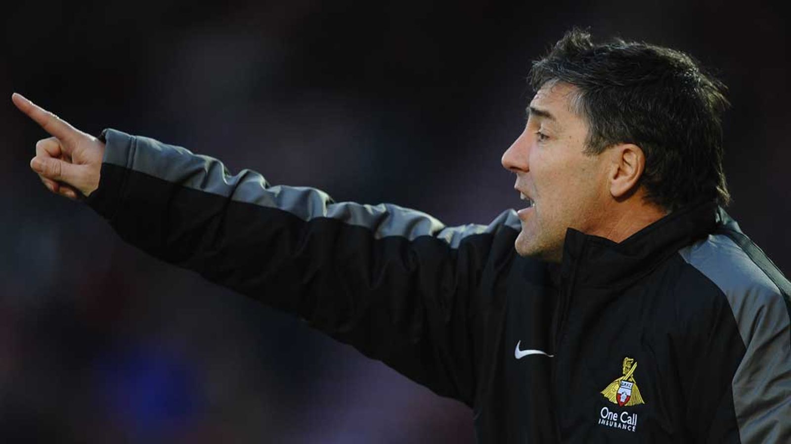 Saunders sets up transfer raid | Football News | Sky Sports