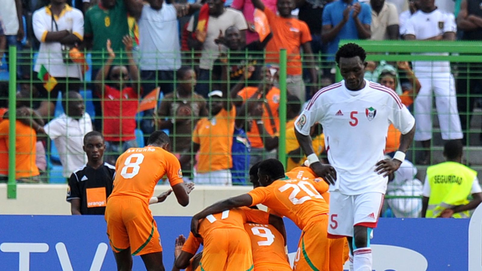 Drogba bags winner | Football News | Sky Sports