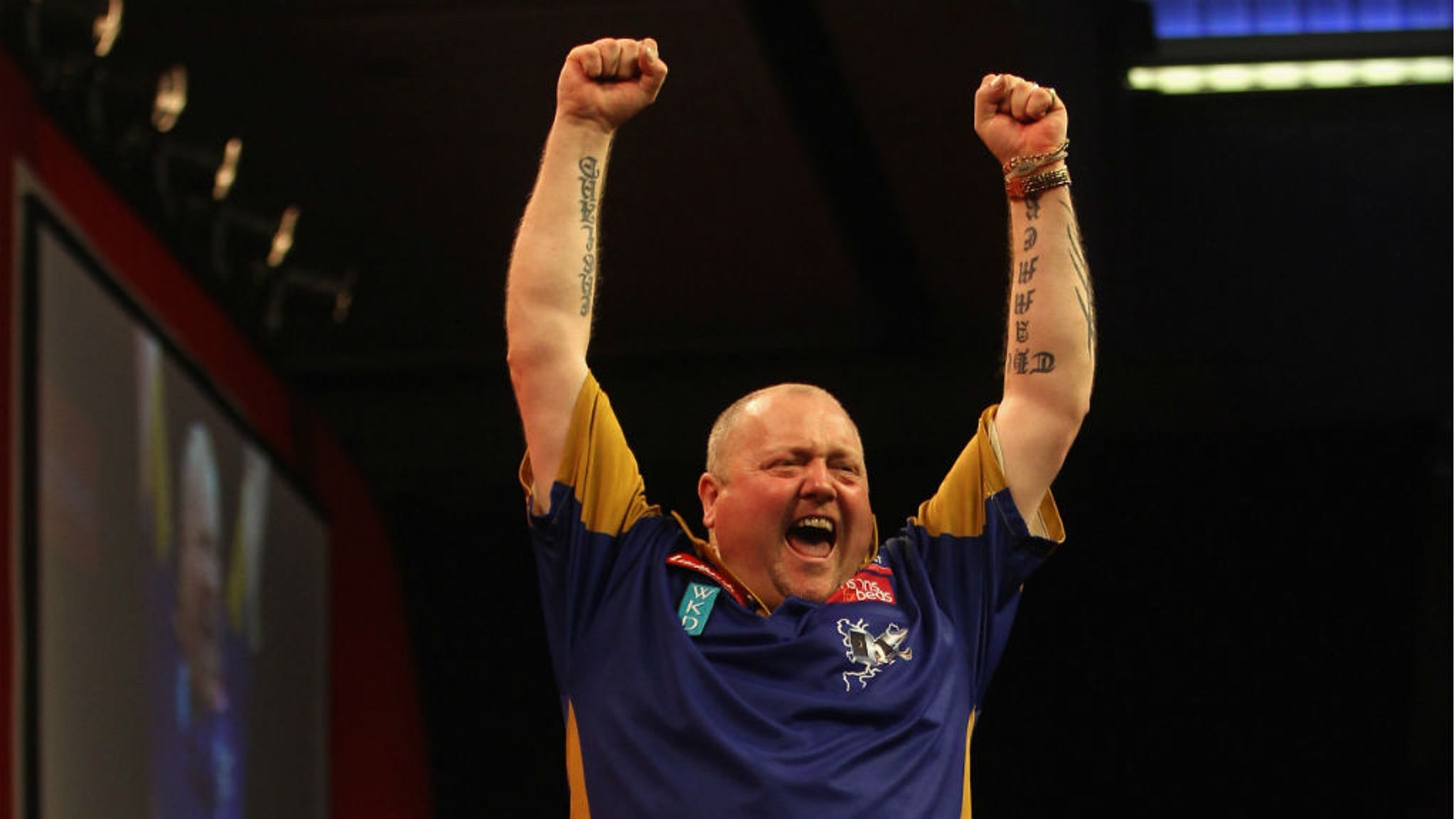 Hammer knocks out Wizard | Darts News | Sky Sports