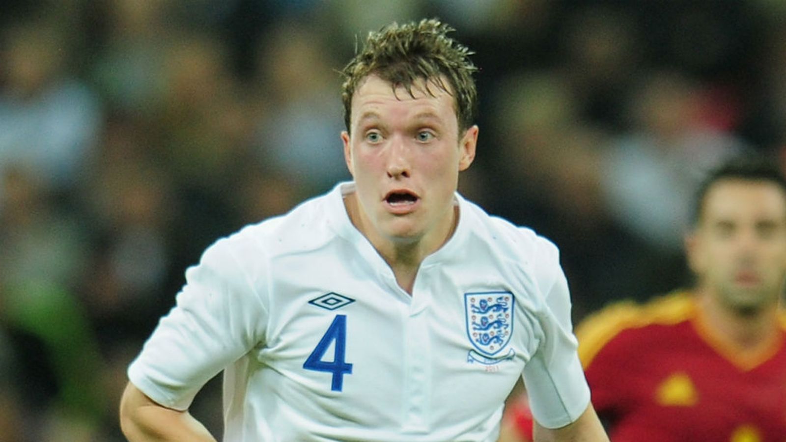 Manchester United star Phil Jones targets centre-half role for England ...
