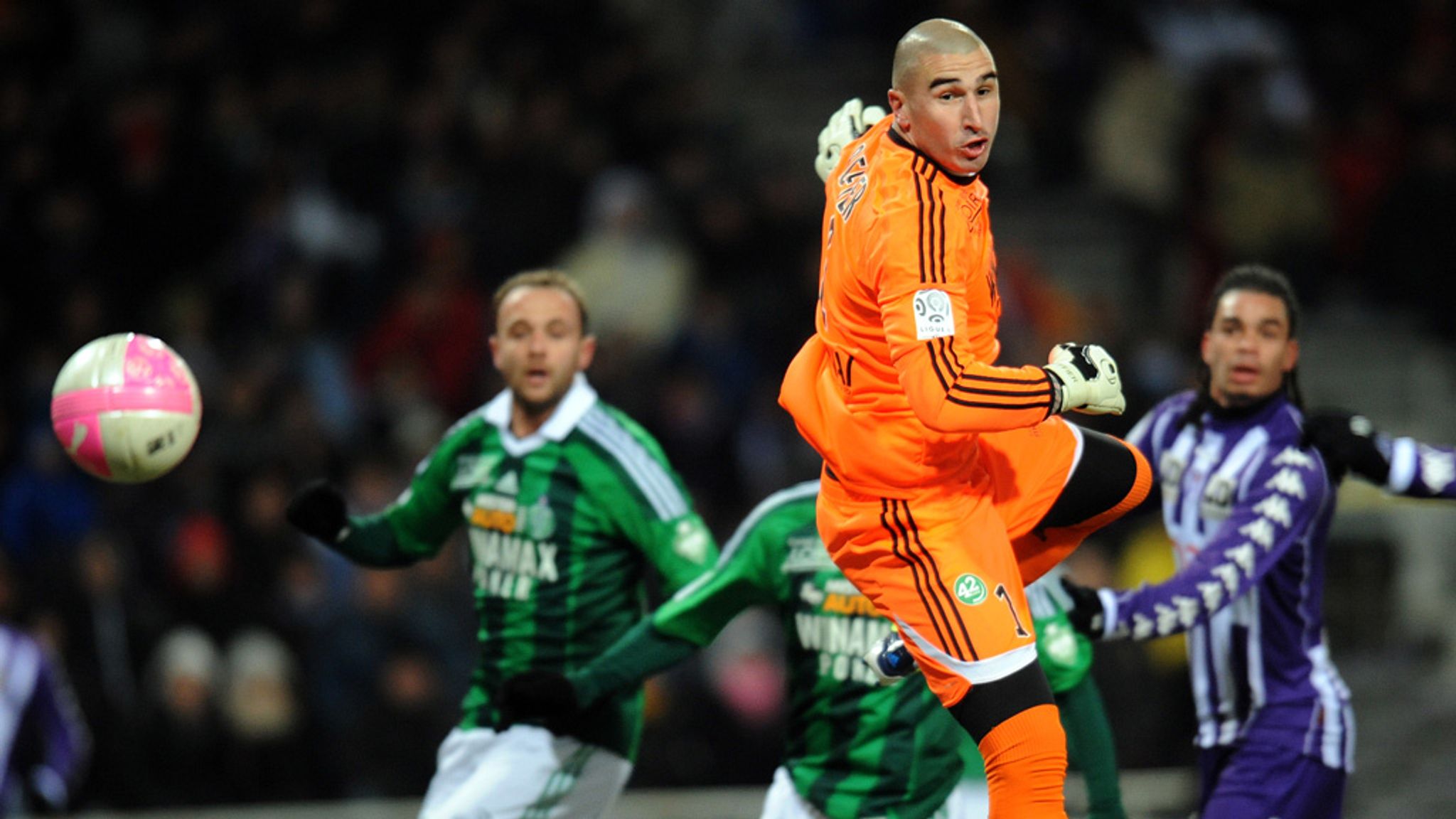 St Etienne goalkeeper Stephane Ruffier attracting interest from England ...