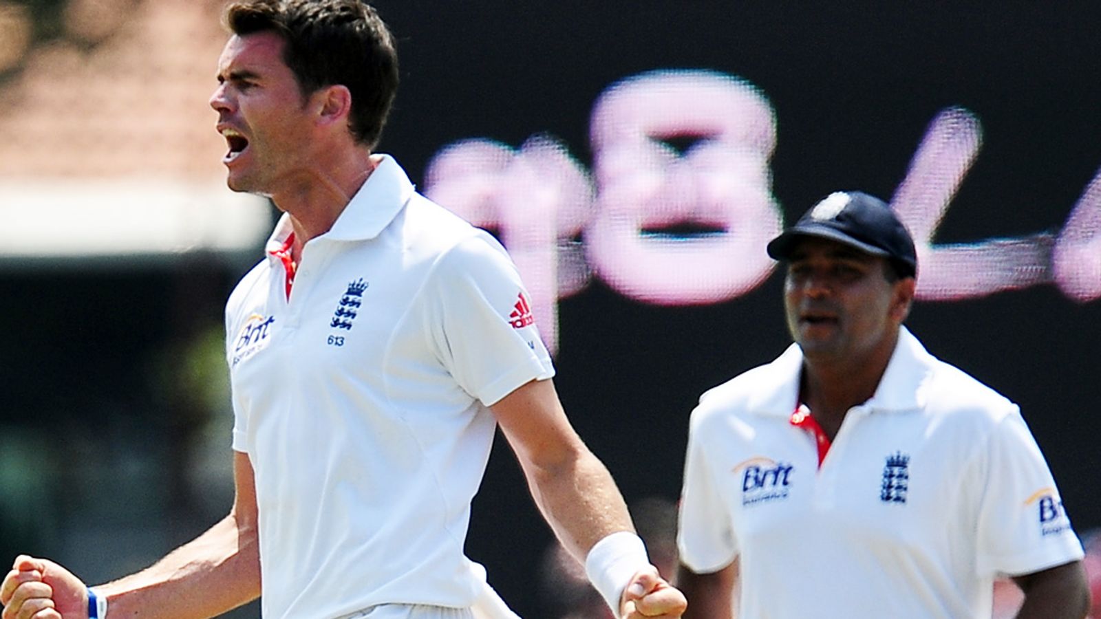 Pitch invaders | Cricket News | Sky Sports