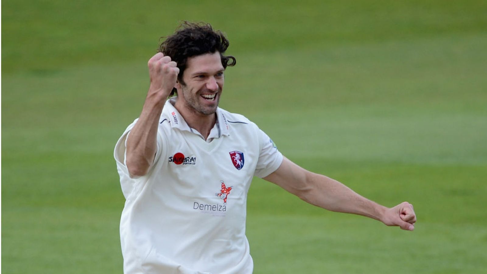 Leicestershire sign Charlie Shreck and Ramnaresh Sarwan returns ...