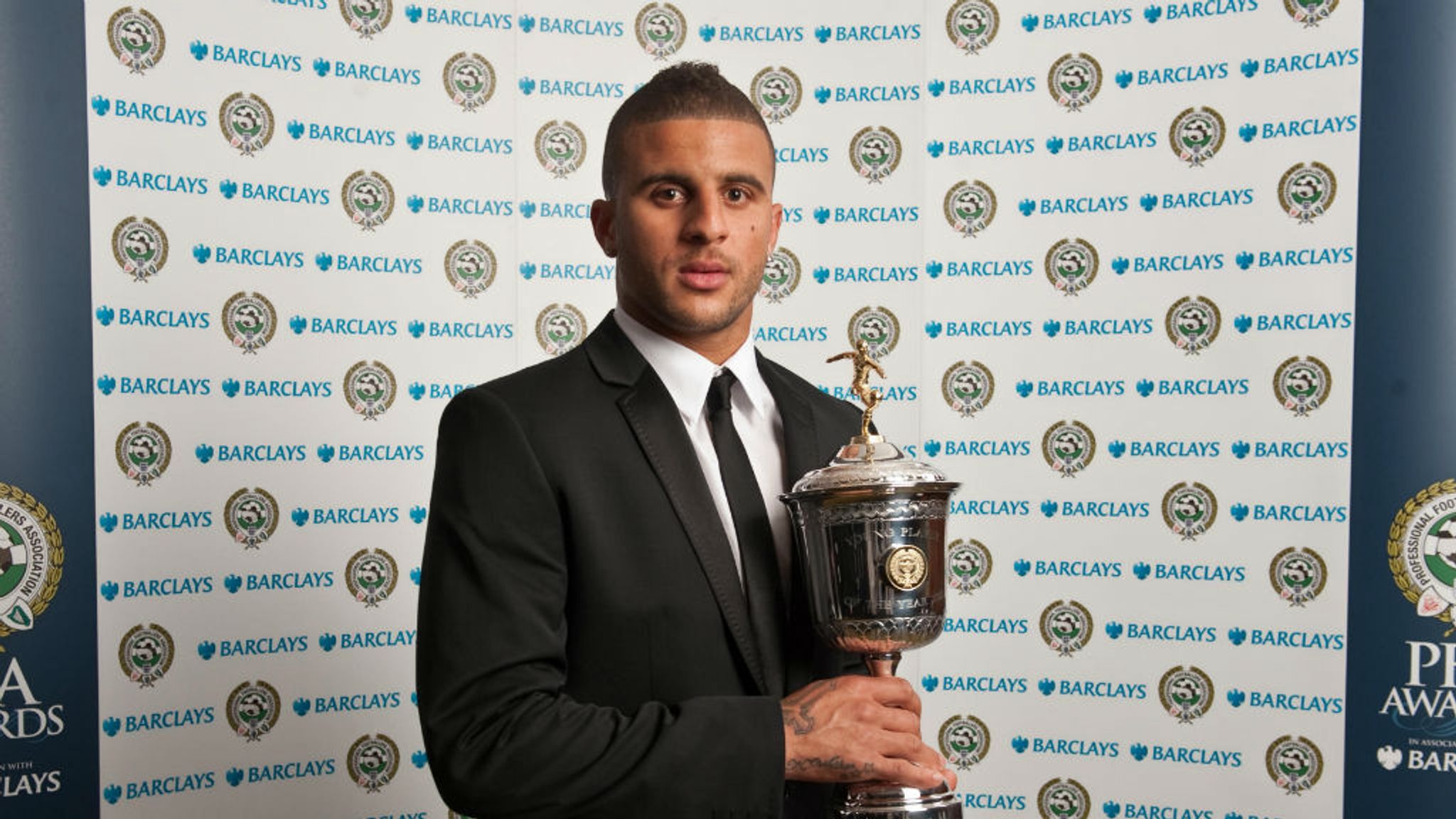 Walker wins PFA award | Football News | Sky Sports
