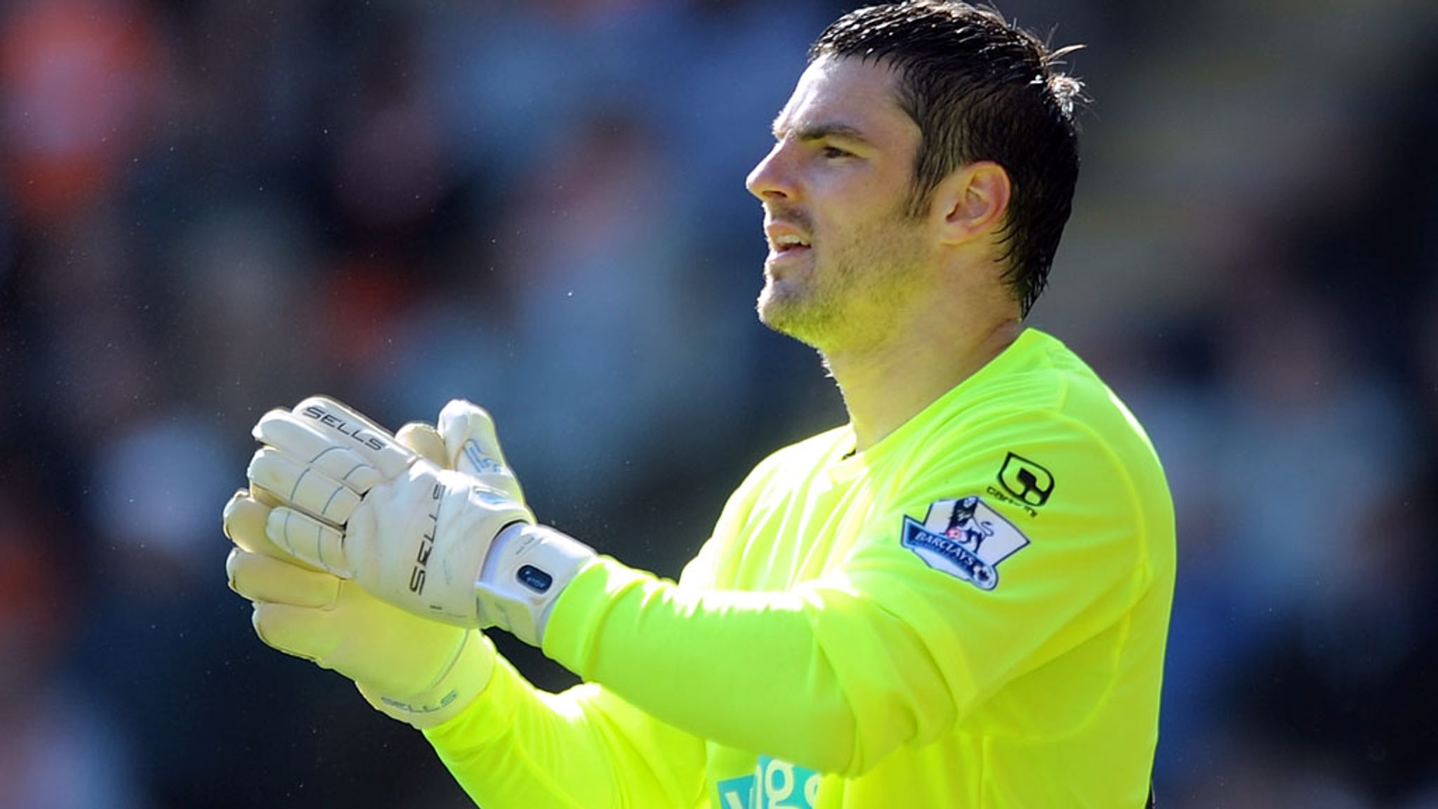 Gilks hails Holloway | Football News | Sky Sports