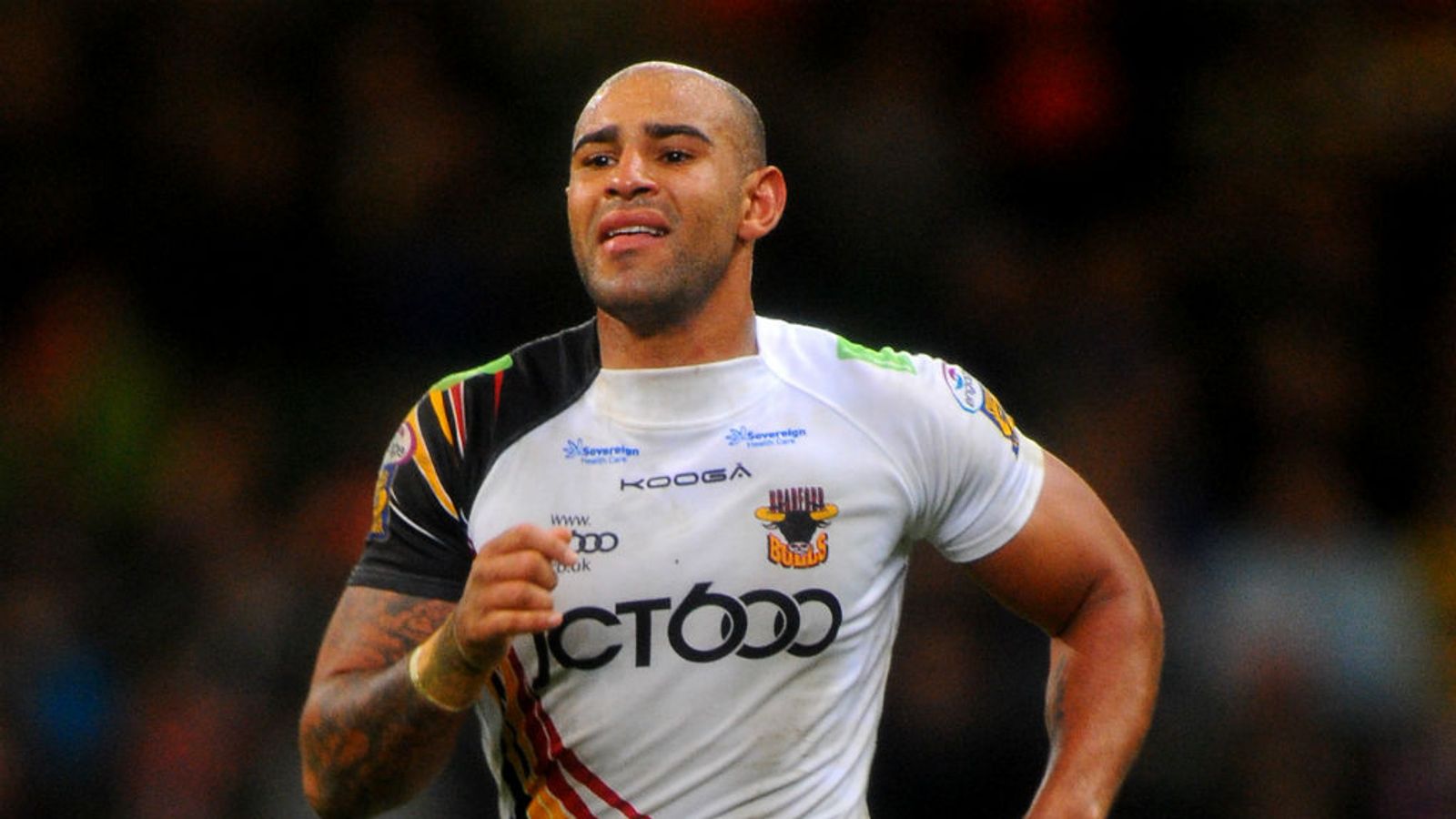 Chev Walker has agreed a new 12-month deal with Super League outfit ...
