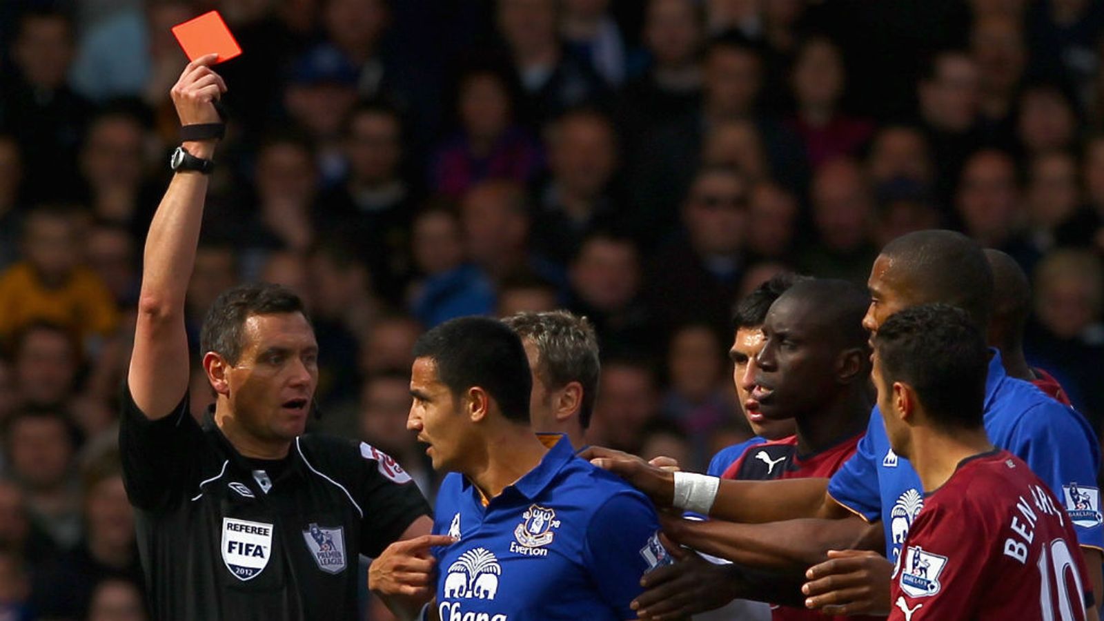 Everton to appeal Cahill red | Football News | Sky Sports