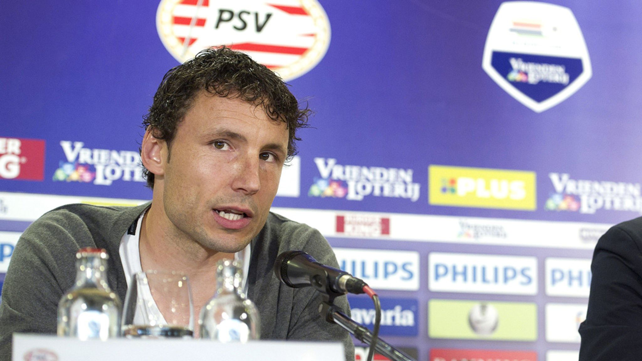 Van Bommel back with PSV | Football News | Sky Sports