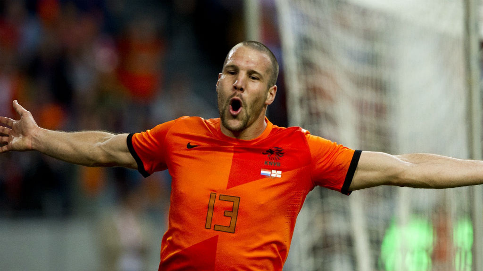 Villa in Vlaar talks | Football News | Sky Sports