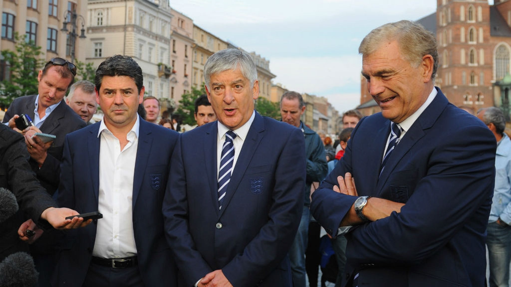 Bernstein hails Hodgson regime | Football News | Sky Sports