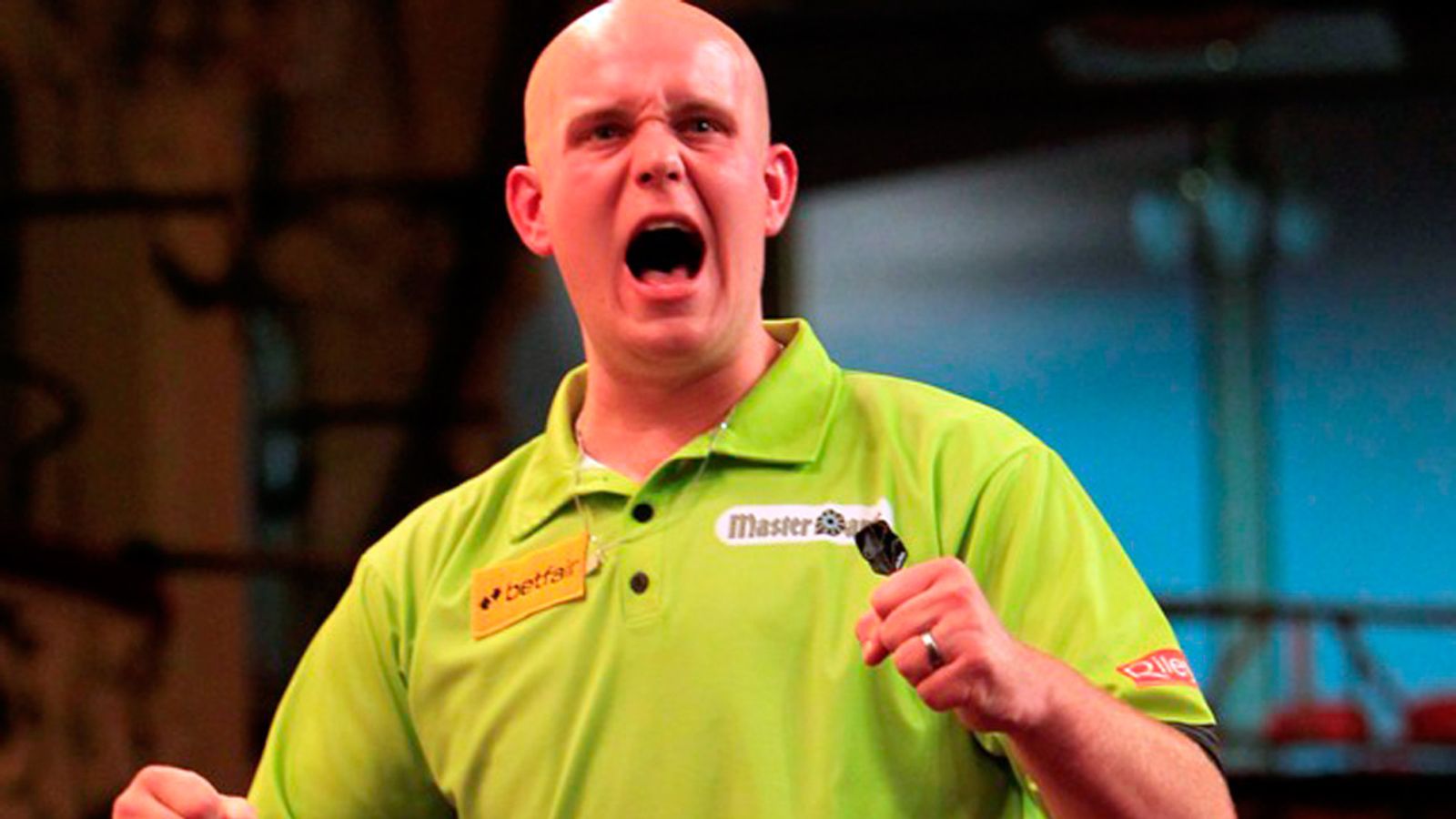 Mighty Mike storms to title | Darts News | Sky Sports