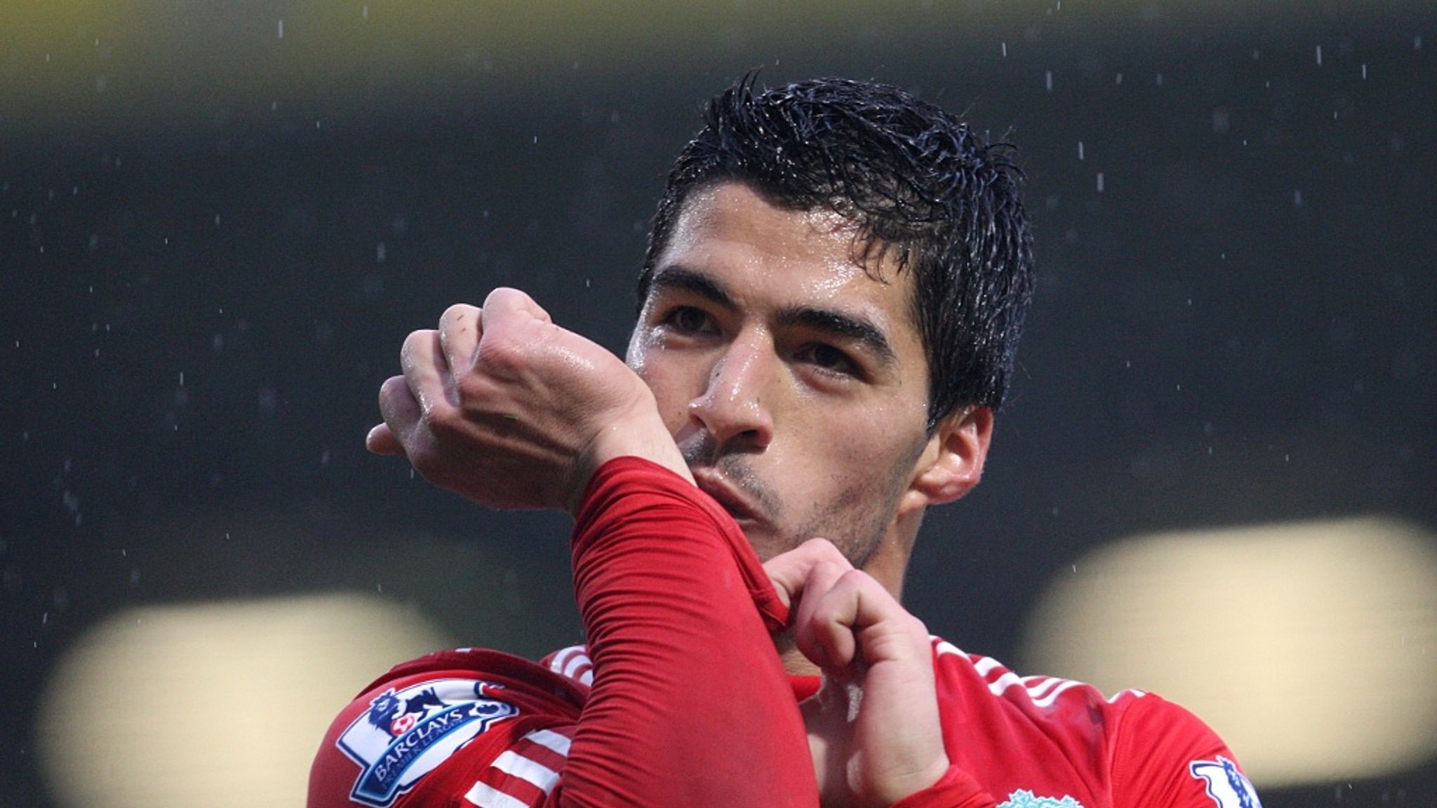 Suarez set to sign new deal | Football News | Sky Sports