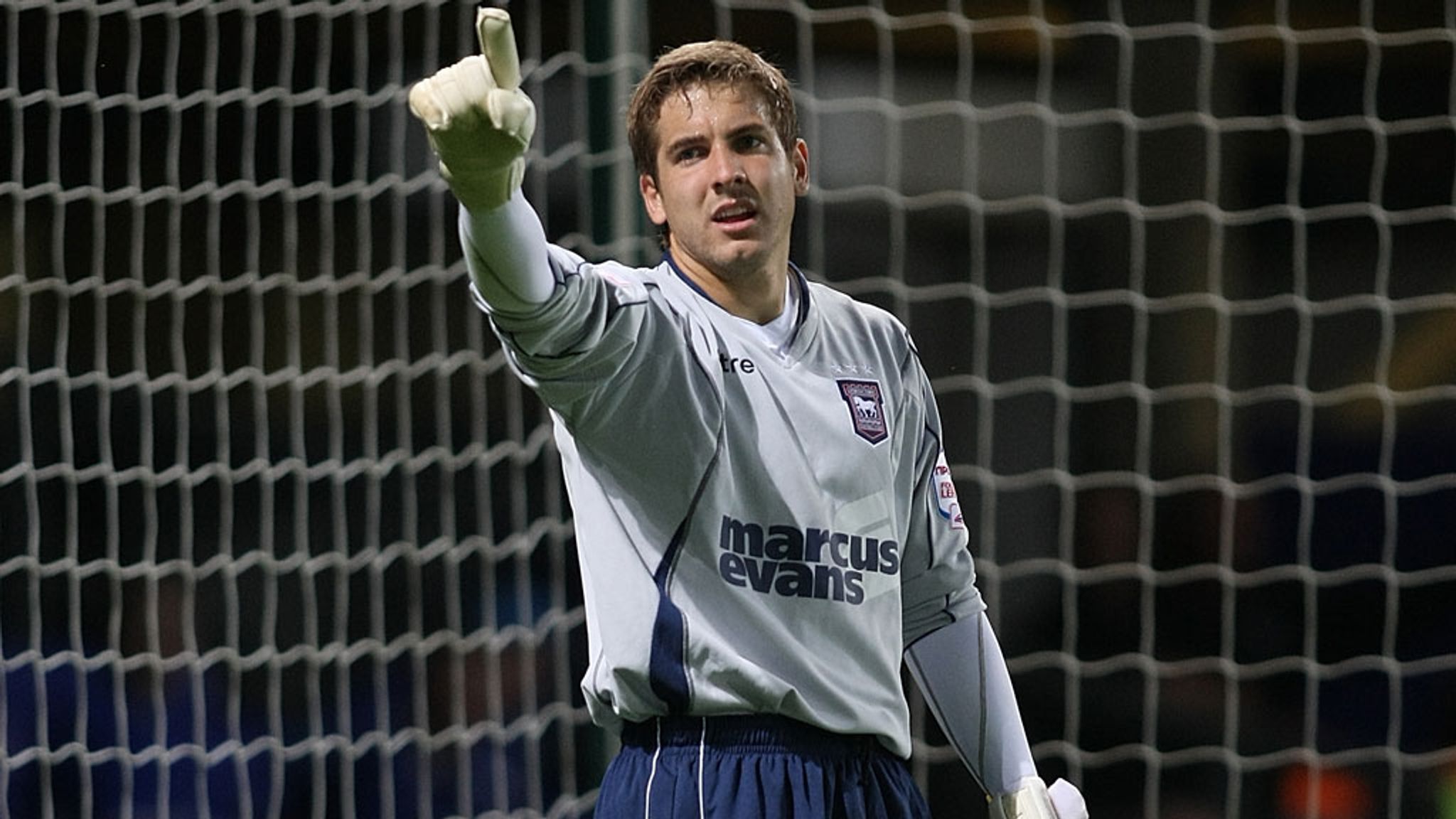 Championship: Bolton complete the signing of goalkeeper Arran Lee ...